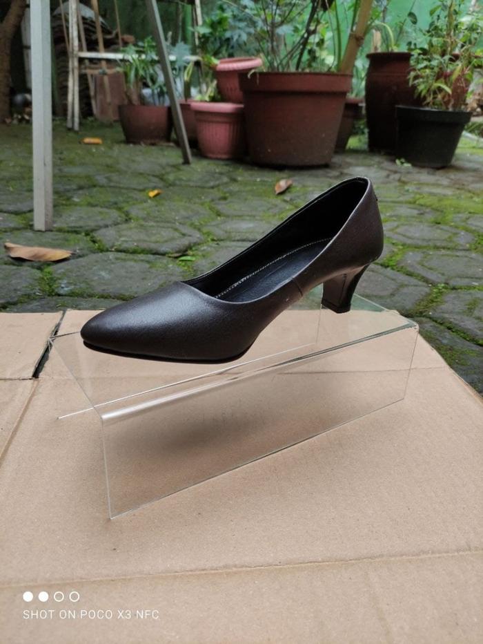 Jual Display sepatu acrylic PxLxT 11x30x15cm - Kota Bekasi - Omarmika ...