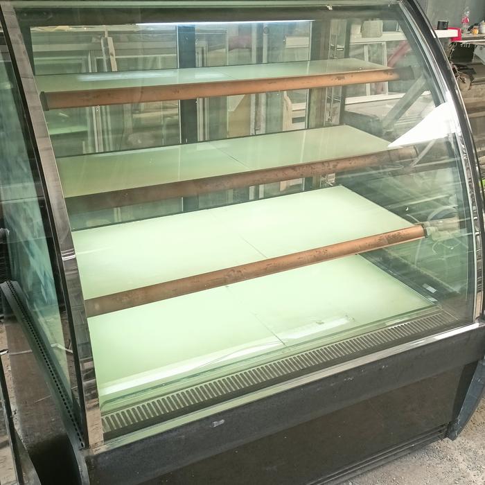 Jual SECOND/BEKAS CAKE SHOWCASE/DISPLAY KUE GEA PANJANG 120CM - Jakarta ...