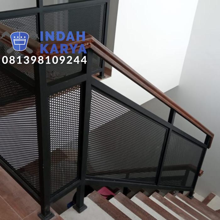 Jual Railing tangga balkon plat perforated industrial - Handrail kayu ...