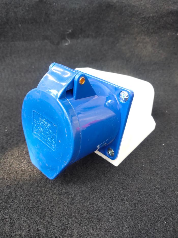 Jual SOKET 3PIN 32 A Surface Mounting Wall Socket 3pin 32 Amper 32A 3 ...