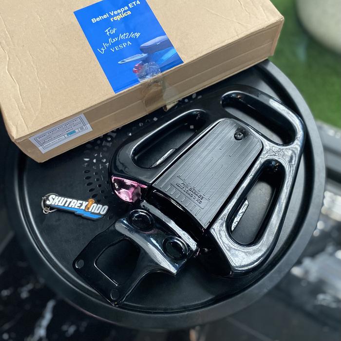 Jual Behel Rear Rack Replika ET4 Black Vespa S LX LXV ET4 - Kota ...