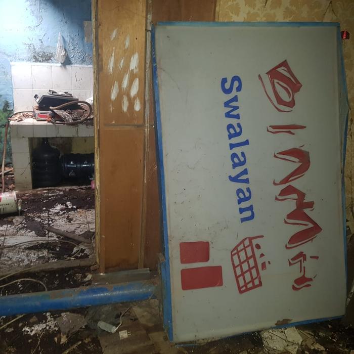 Jual Jual Neon Box bekas lengkap dengan besi tiang untuk usaha - Kota ...