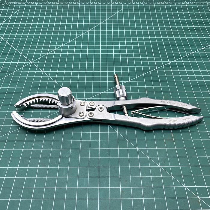 Jual Orthopedic Patella Resection Guide 71440391 Smith & Nephew (NY-467 ...