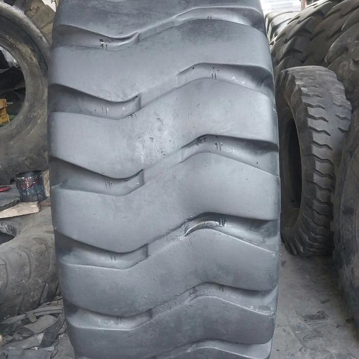 Jual ban Second Wheel Loader ukuran.23 5 25 - Kab. Bogor - ijul jaya ...