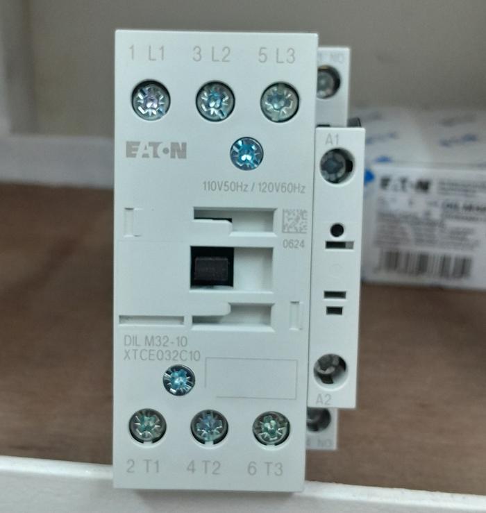 Jual Contactor DILM32-10 EATON Moeller XTCE032C10 - COIL 110VAC ...