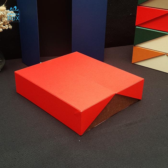 Jual HARDBOX - BOX CORPORATE GIFT - ukuran 32 cm x 28 cm x 8 cm - Merah ...