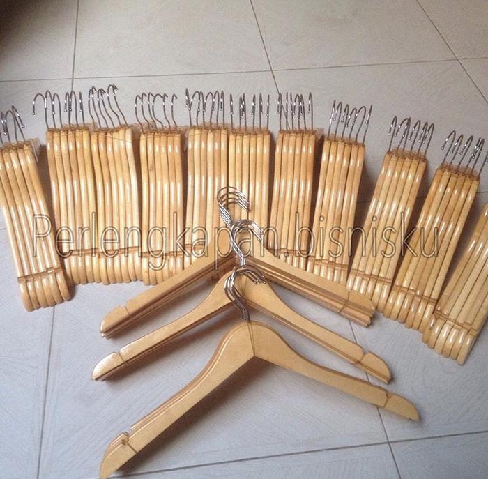 Jual HANGER KAYU DEWASA / ANAK - Jakarta Barat - PERLENGKAPAN.BISNISKU ...