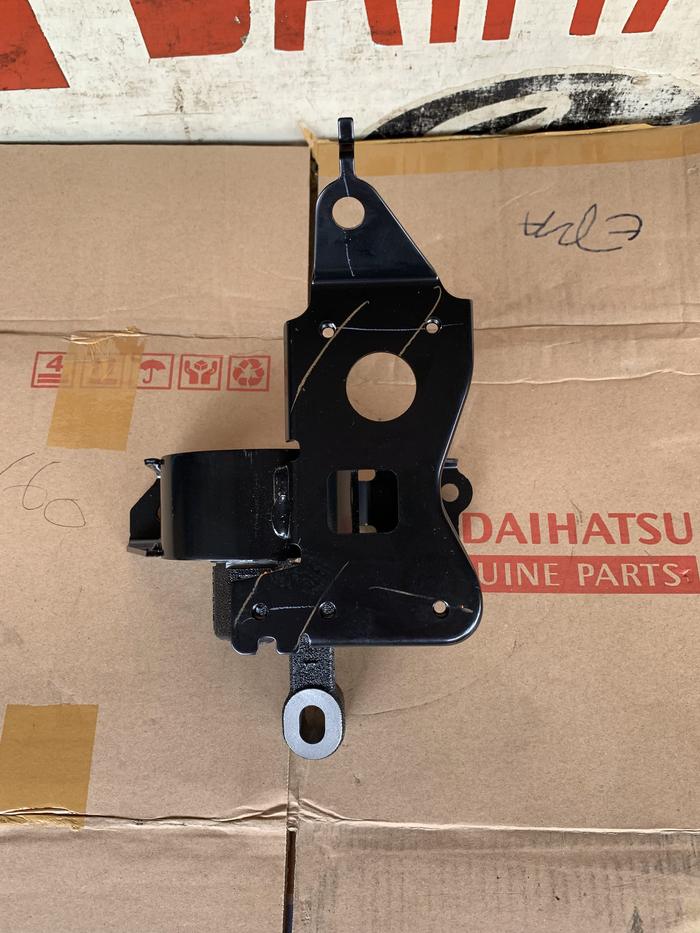 Jual Engine mounting kiri automatic agya-ayla 1000cc - Jakarta Utara ...