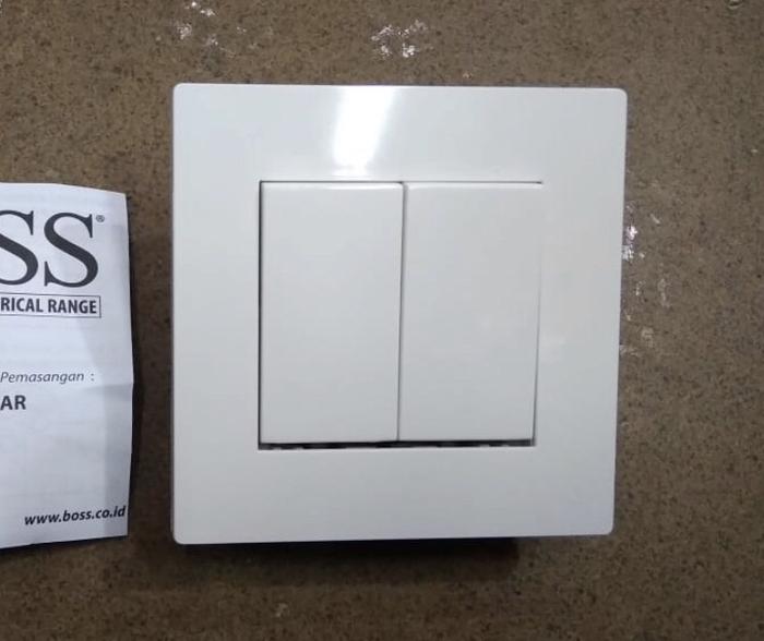 Jual Saklar Seri / switch 2 gang Ganda Boss B1000 B1031/1/2A - Jakarta ...