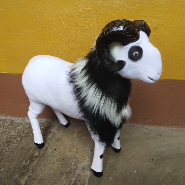 Jual Mainan Miniatur Boneka Domba Mini Khas Garut - Putih Hitam, All ...