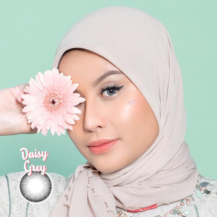 Daisy Grey's Instagram, Twitter & Facebook on IDCrawl