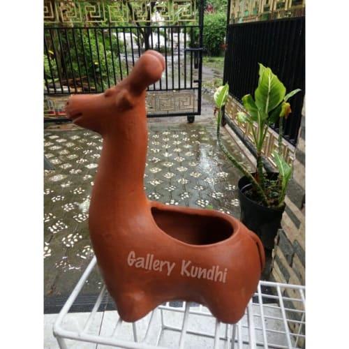 Jual P012 Pot Lucu hewan animal jerapah duduk gerabah Kasongan ...