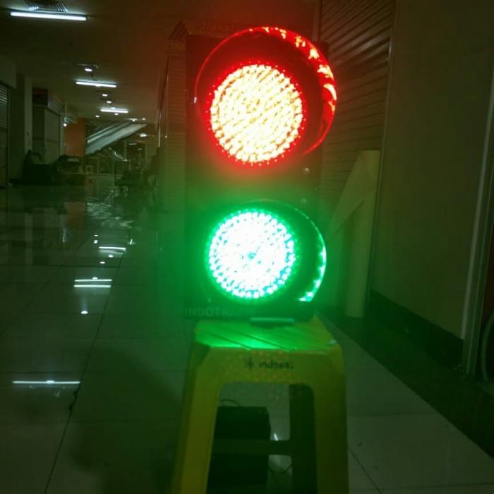 Jual TRAFFIC LIGHT/ LAMPU LALU LINTAS 2 WARNA 30CM Original - Jakarta ...