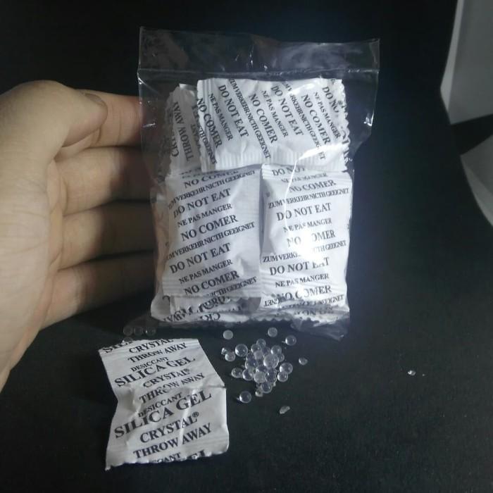 Jual Silica Gel / Pengawet Sepatu, Tas, Makanan kering - Jakarta Barat ...