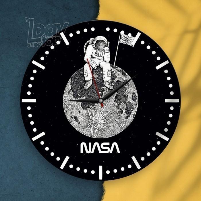 Jual Jam Dinding Cantik NASA ASTRONOT ASTRO Kayu Unik - Kab. Tangerang ...
