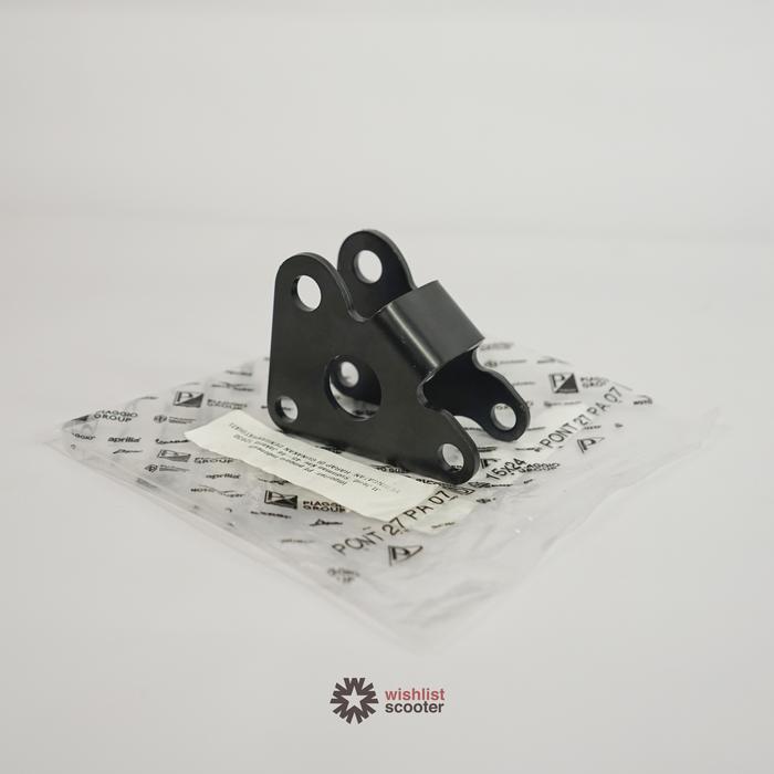 Jual Dudukan Bracket Shock Breaker Belakang Original Vespa Sprint ...