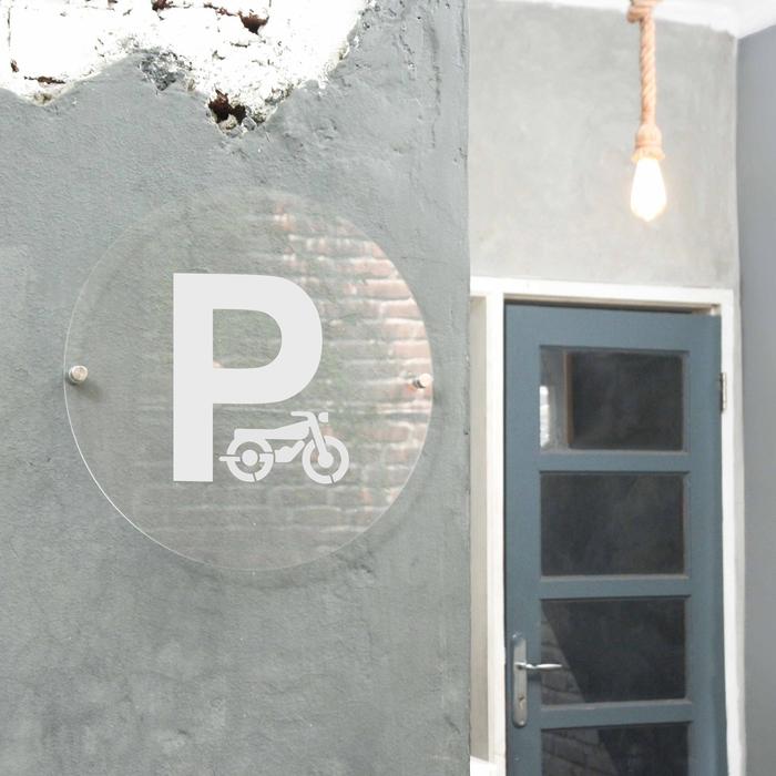 Jual Sign Akrilik Transparan Lingkaran 30 cm Papan Tanda Parkir Motor ...