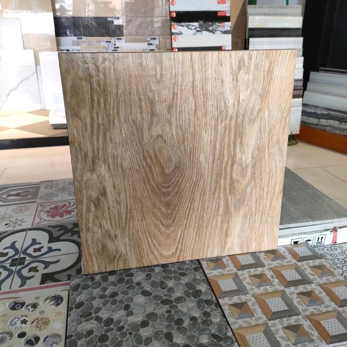 Jual Keramik motif kayu 40x40 Centro lantai dinding list granit - Kab. Bogor - the jaya granit ...