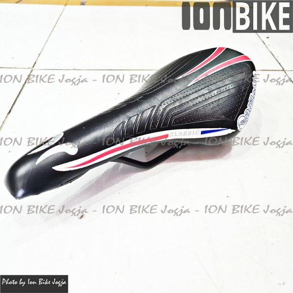 Jual Sadel Agilette 192 Saddel Sepeda Mtb Roadbike Lubang Empuk Slim ...