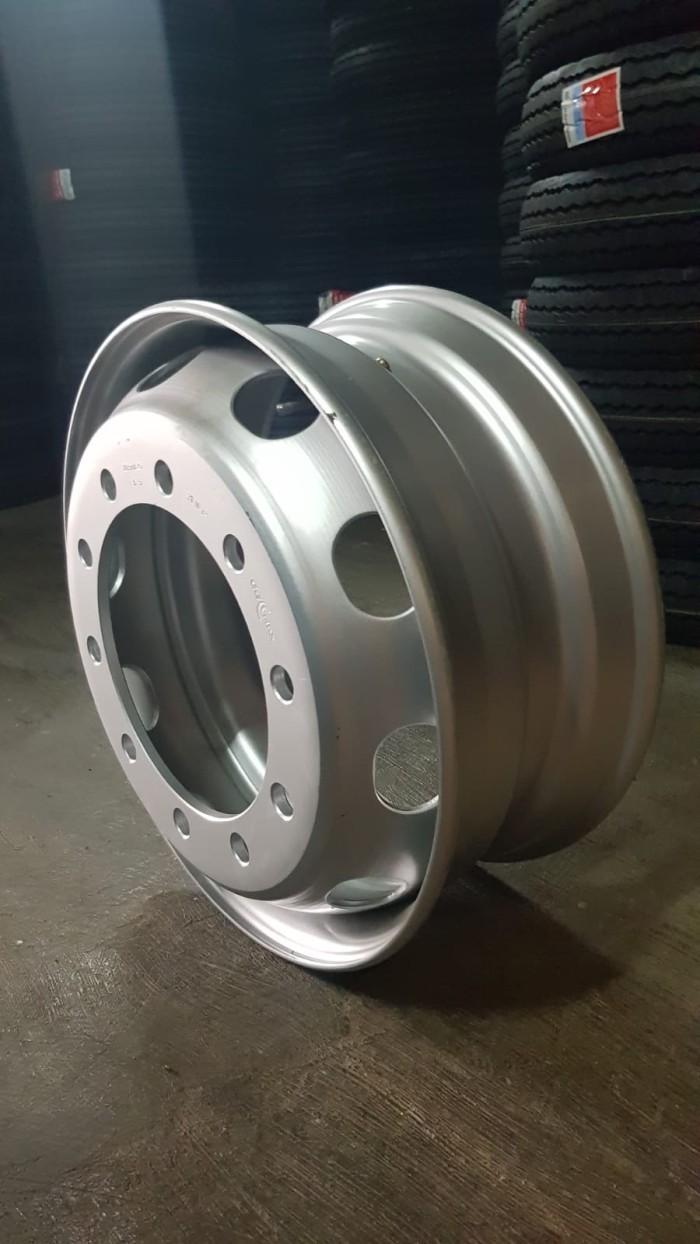 Jual VELG TUBELESS TRUK BUS 22.5 - 8.25 CEMAX WARNA SILVER Lubang 8 ...