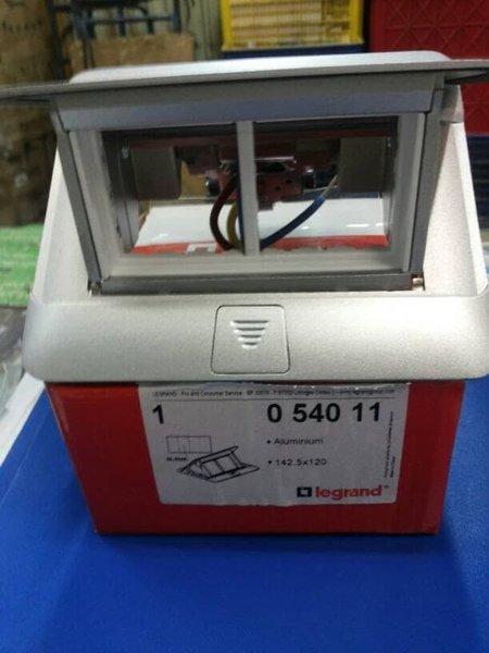 Jual stop kontak lantai legrand kosongan floor soket legrand 4 modul ...