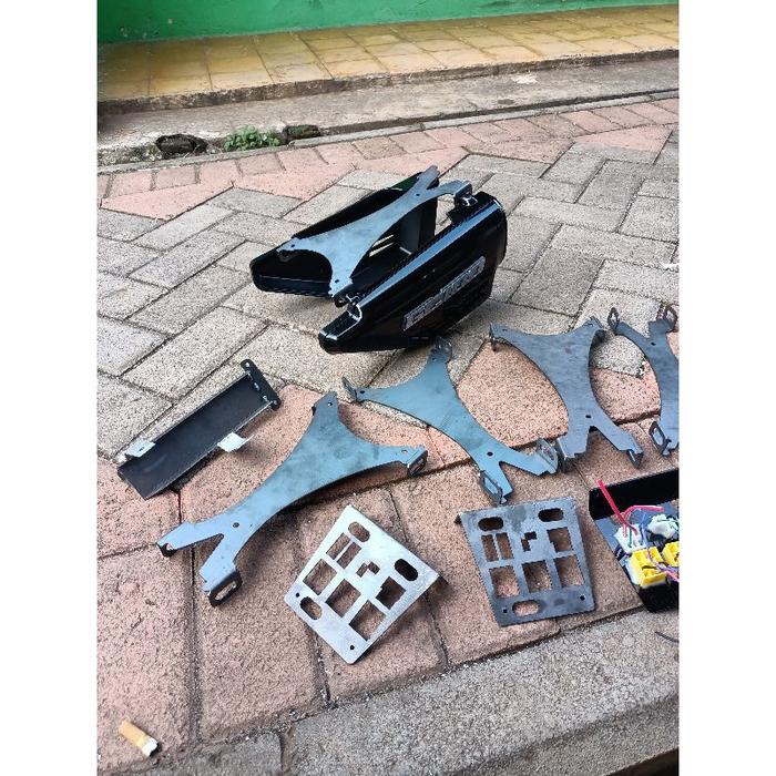 Jual dudukan box aki gl100 besi set dudukan coil set dudukan soket besi ...