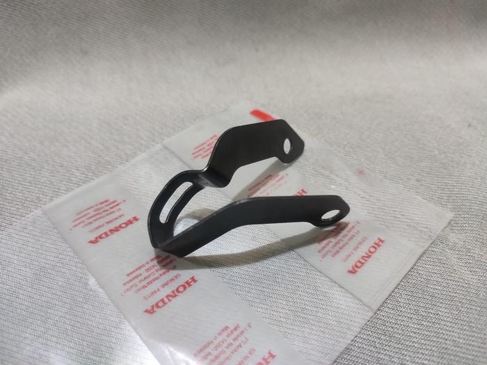 Jual Kleman klem clamper A front brake hose selang rem depan Honda Beat ...
