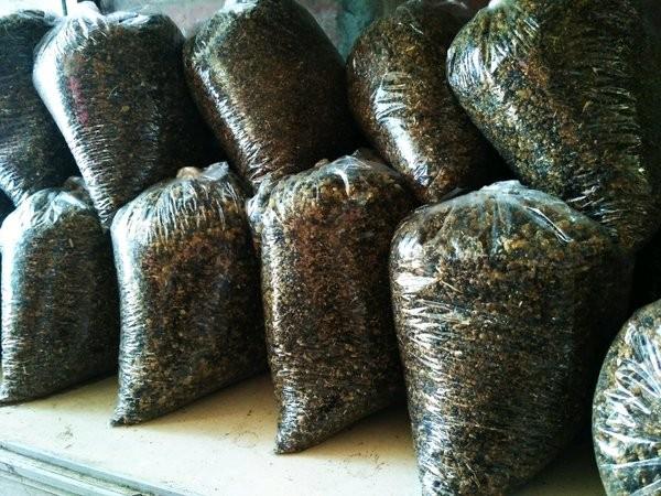Jual Oyek Singkong/Nasi Tiwul, Hitam/Putih Makanan Tradisional Jawa 1 ...