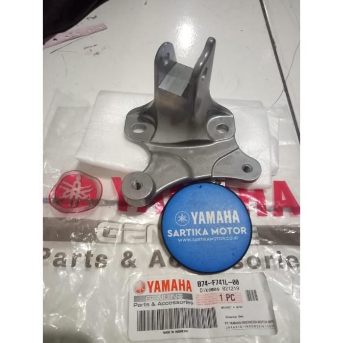 Jual Original Bracket Footstep Kiri Yamaha Xmax - Jakarta Barat - Stack ...