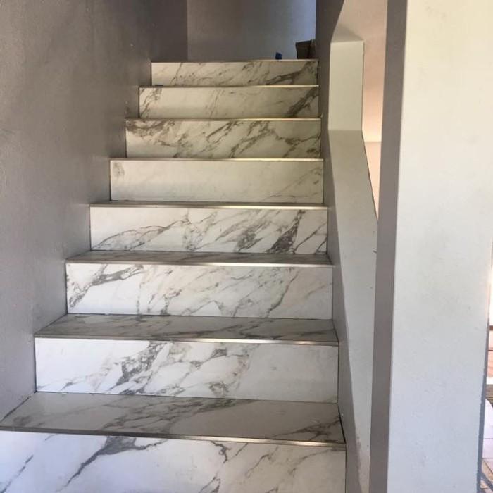 Jual keramik granit tangga 30x60 motif marmer putih carara glosy list ...