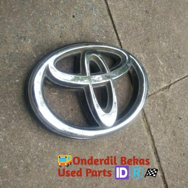 Jual W8 emblem grill radiator logo toyota kijang Grand - Jakarta Pusat ...