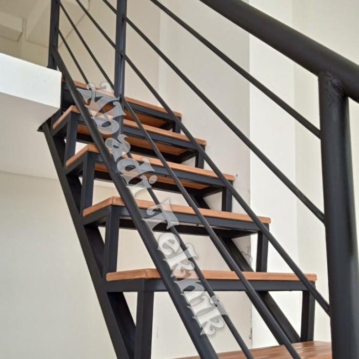 Jual Promo tangga besi railing tangga minimalis trap kayu Limited ...