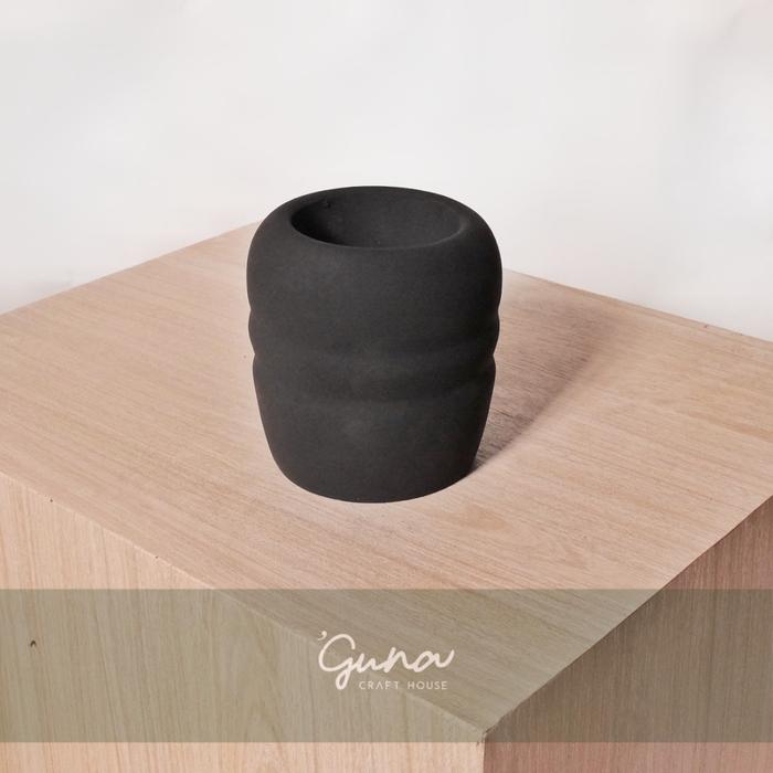 Jual Pot Semen Black Edition Ukuran Sedang - Concrete Planter Medium ...