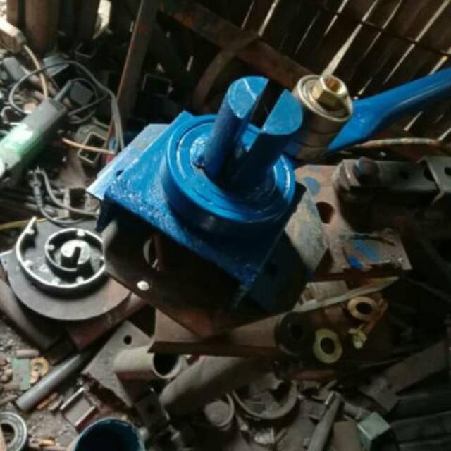 Jual Alat Penekuk Besi Plat atau Besi strip maksimal tebal besi 10 mm ...