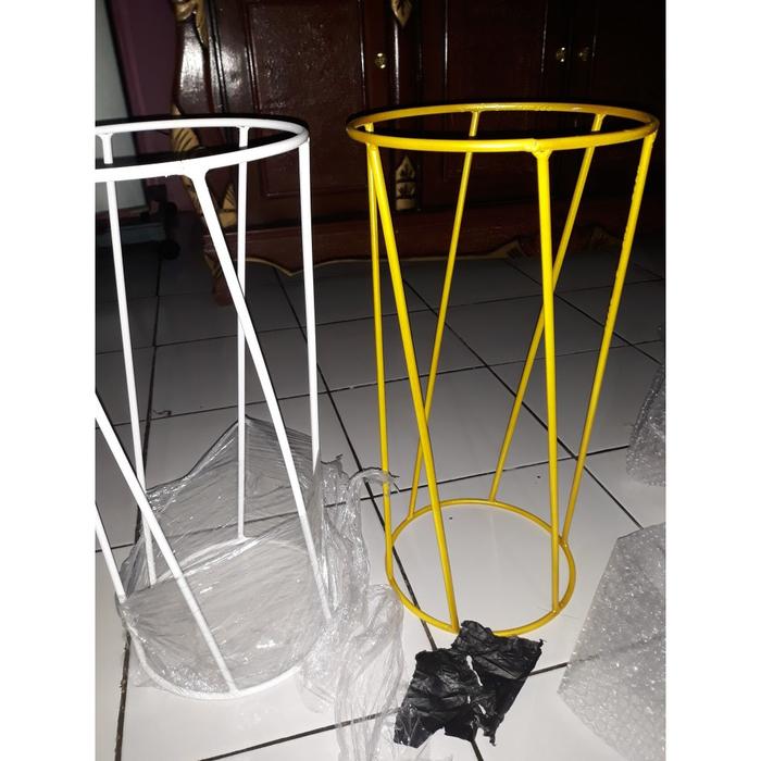 Jual Produk STANDING POT BESI MINIMALIS / DUDUKAN POT MODEL MIRING ...