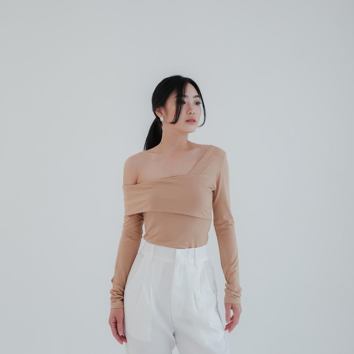 Jual Produk Jane Asymmetric Top -- Ocha Wear | Long sleeve Top | Atasan ...