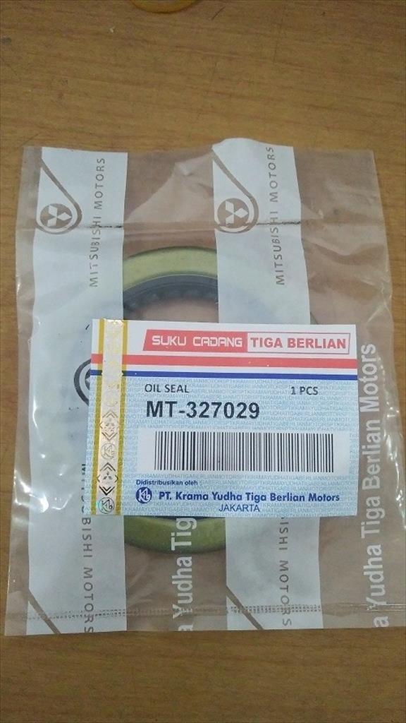 Jual Oil Oli Seal Roda Depan Colt Diesel PS100 Engkel KTB MT327029 ...