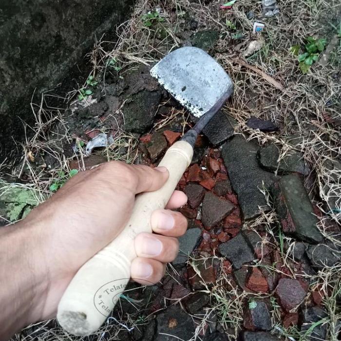 Jual Wangkil Miring Pembersih Rumput / Gratul (Cangkul Kecil) - Jakarta ...