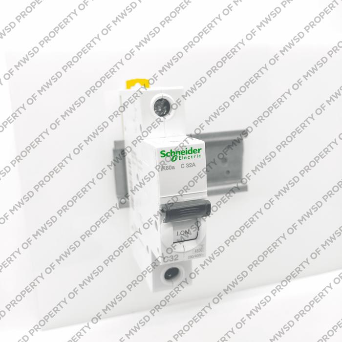 Jual SCHNEIDER MCB 4,5KA IK60A 1P 32A A9K14132 - Jakarta Pusat - Megalistrik_NEW | Tokopedia