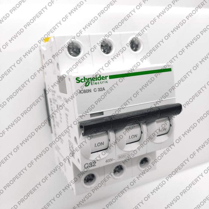 Jual SCHNEIDER MCB 6KA IC60N 3P 32A A9F74332 - Jakarta Pusat ...