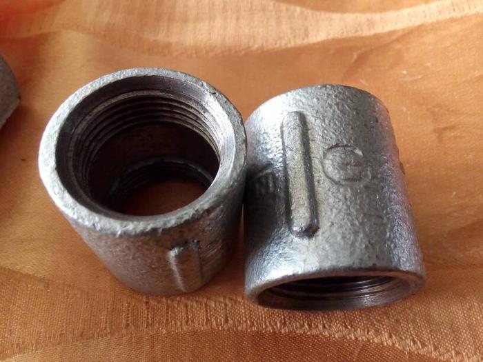 Jual socket sock sok pipa besi seng galvanis sambungan 3/4" drat dalam ...