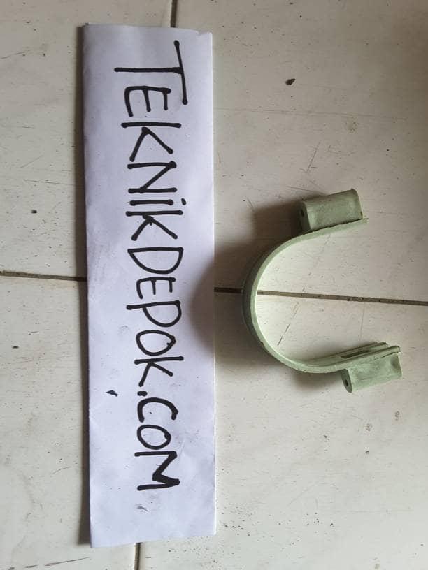 Jual klem selang pvc 2 1/2 inch klem pipa klem dinding klem pvc klem ...