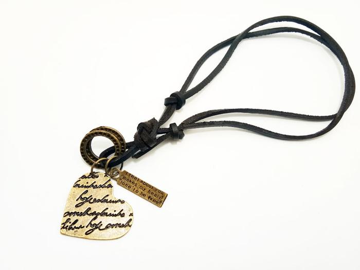 Jual VeE Kalung Kulit Retro Liontin Love - Liontin Pria Wanita - Kota ...