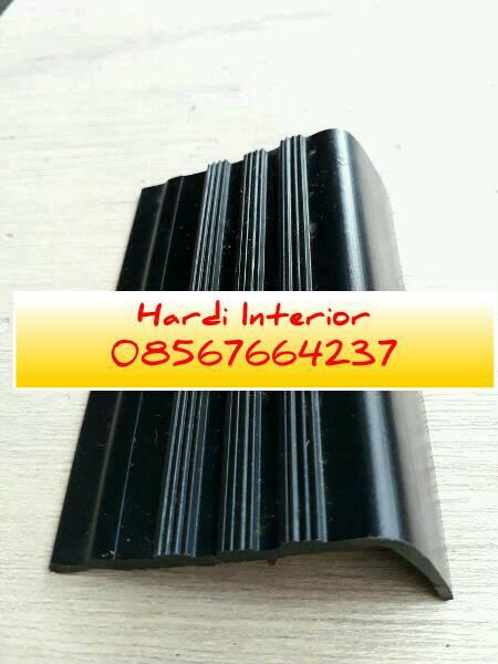 Jual Step Nosing Karet / List Tangga Anti Slip - Hitam - Kab. Tangerang ...