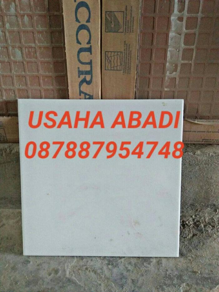 Jual KERAMIK PUTIH 30X30 ACCURA KW-1 (1 DUS ISI 11 PCS) - Jakarta Pusat ...