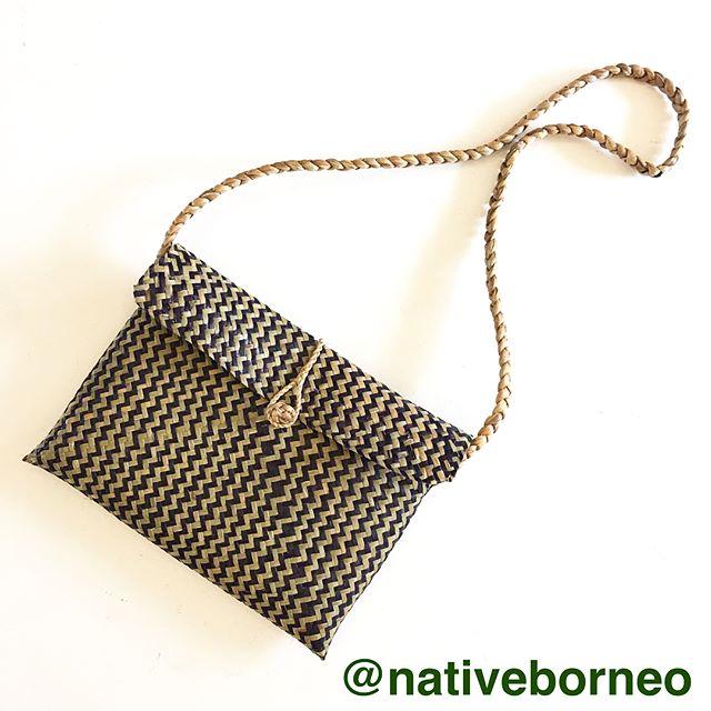 Jual Tas Selempang Purun Motif, Sling Bag Anyaman Rotan Motif Dayak ...