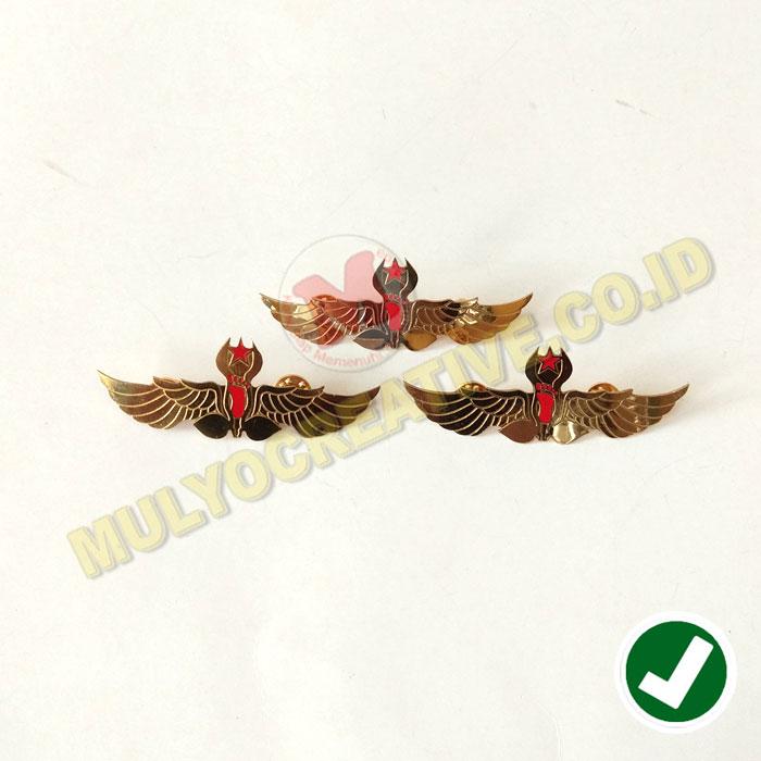Jual Lencana Wing Tapak Merah Pramuka Bahan Logam Kuningan - Kab ...