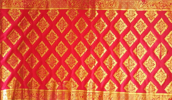 Jual Kain Dekorasi Prada Bali Motif Ukiran Wajik Merah Darah / Merah ...