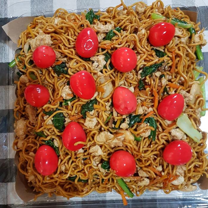 Jual MIE GORENG ULANG TAHUN MOMMY ELI - BIRTHDAY FRIED NOODLE - Jakarta ...
