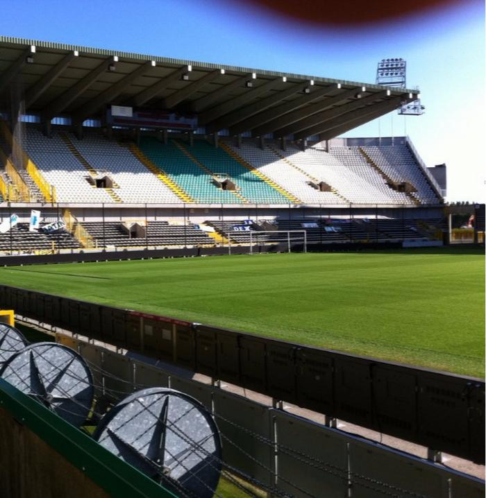 Jual videotron eboard led Perimeter Board untuk stadion harga per m2 ...